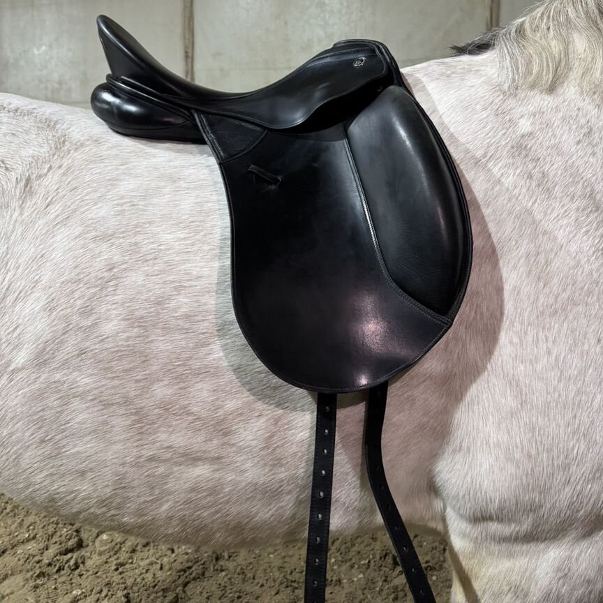 Седло для лошади