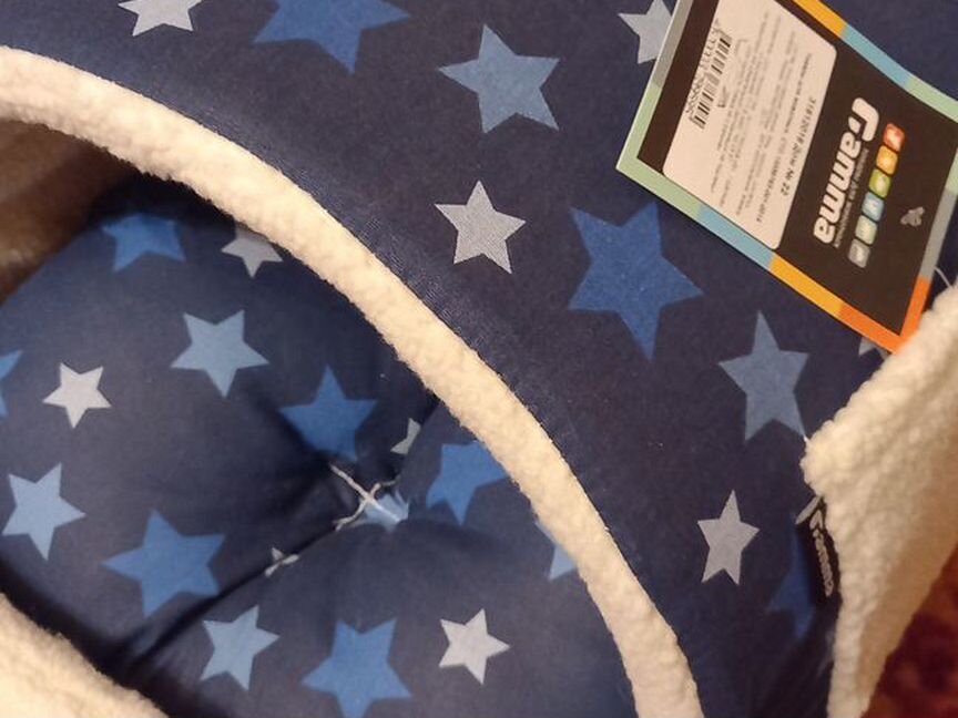 Лежанка для кошек новая