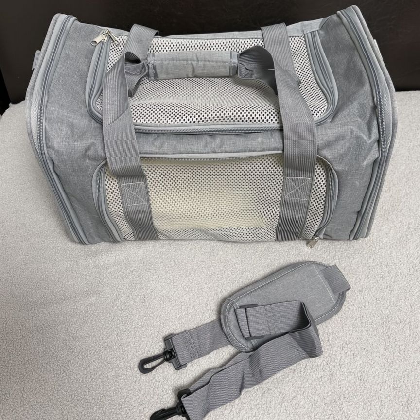 Мягкая кошачья переноска с твердым дном