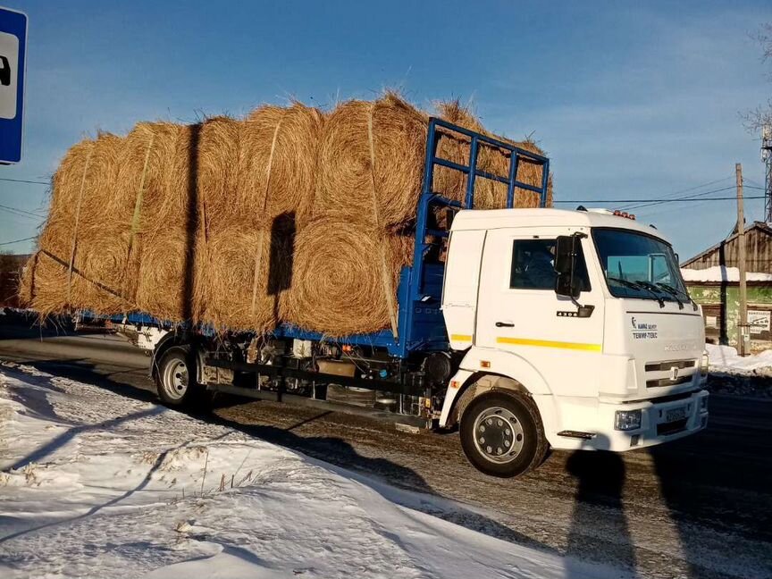 Сено в рулонах, овсяная солома