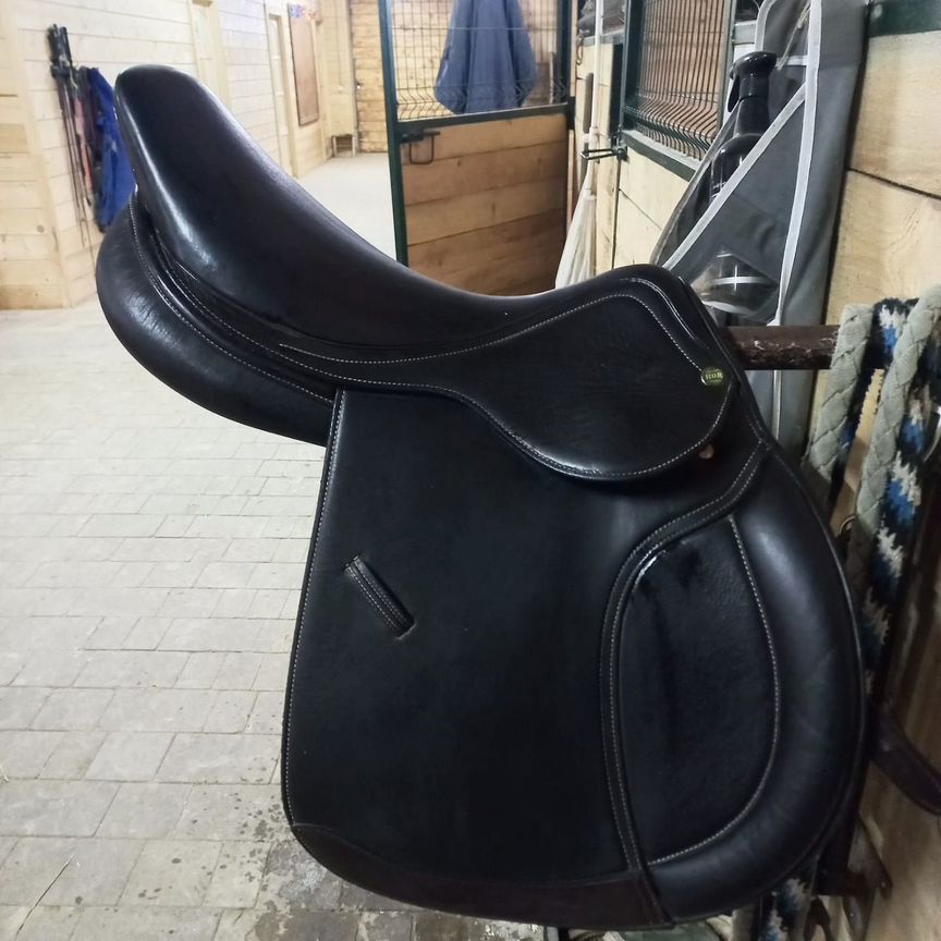 Конкурное седло новое