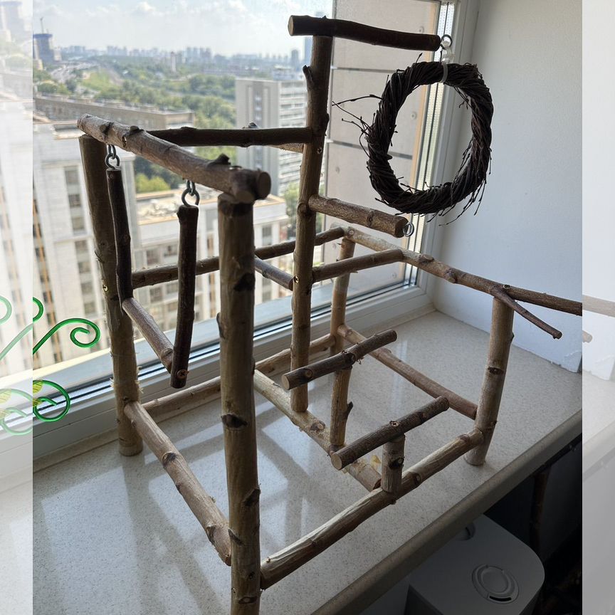 Деревянный стенд