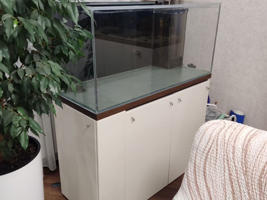 Аквариум с тумбой