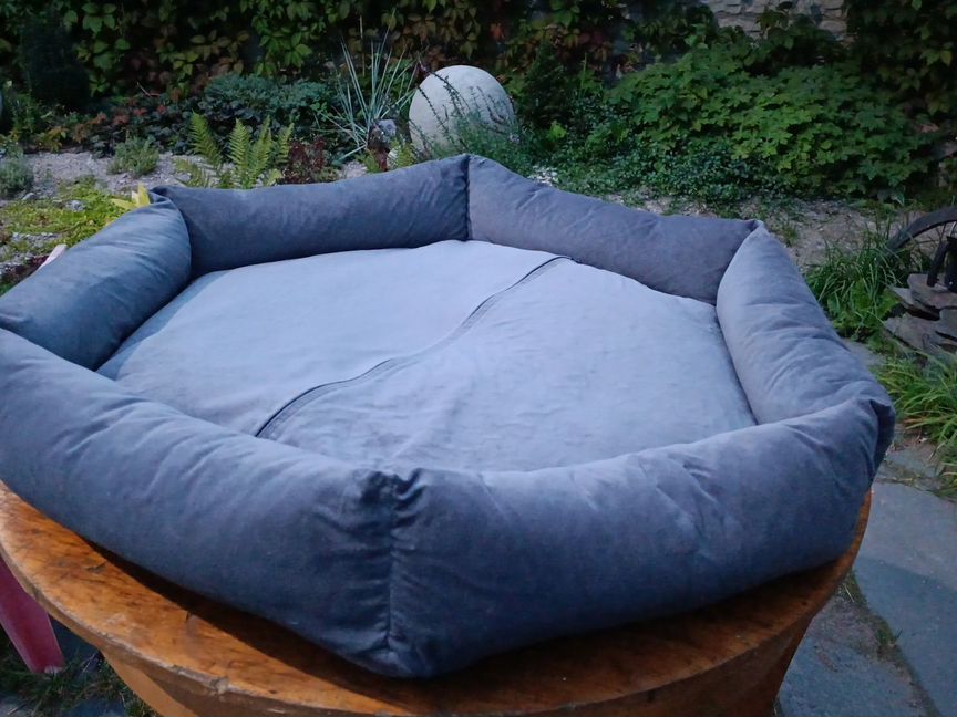 Огромная лежанка для большой собаки