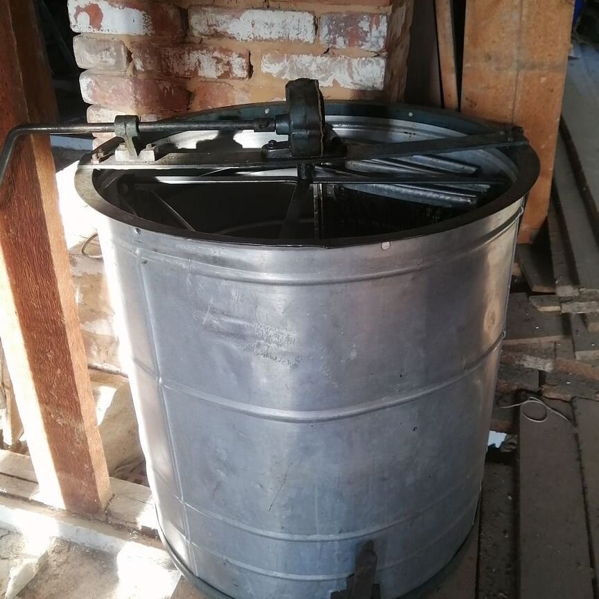 Медогонка 4-х рамочная