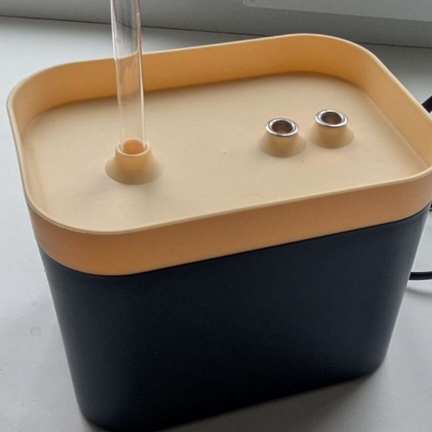 Поилка, игрушка для кошек