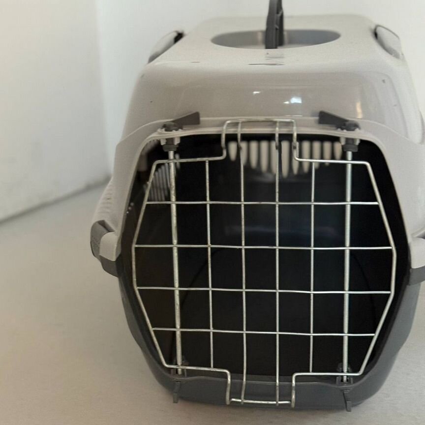 Переноска для кошек пластиковая