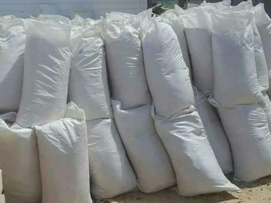 Опилки в мешках