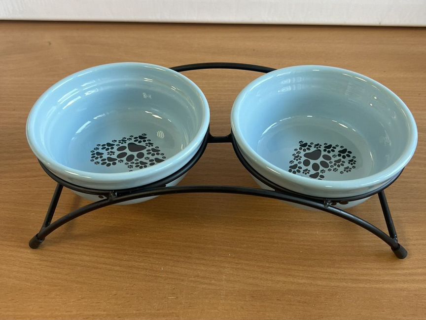 Миски на подставке для животных