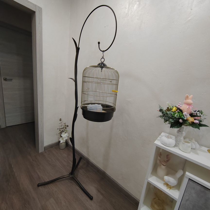 Стойка и клетка для птиц