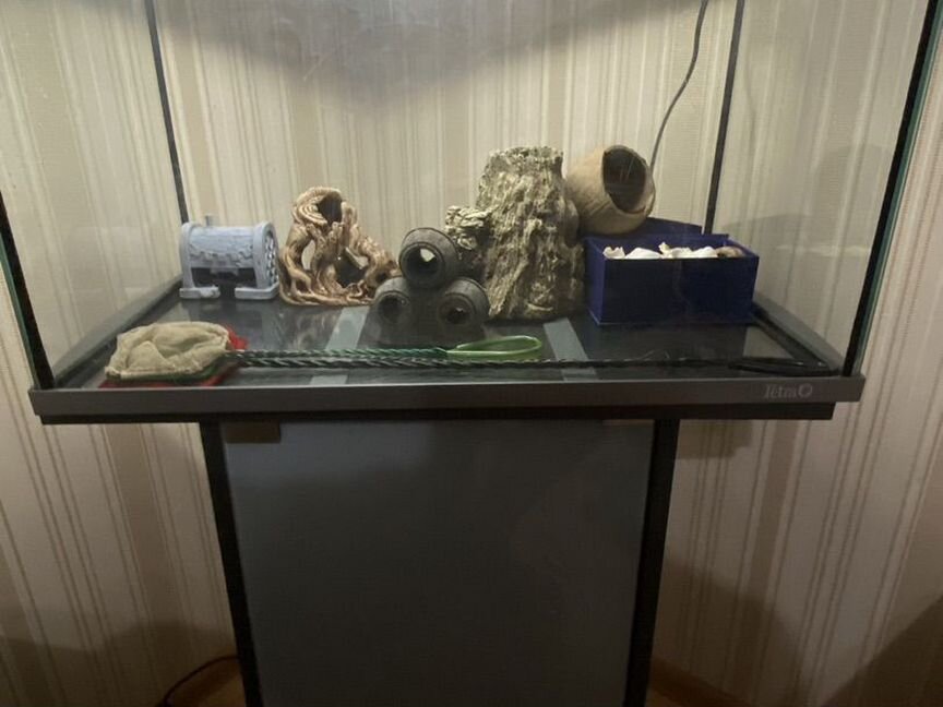 Аквариум 60 литров вместе с тумбой