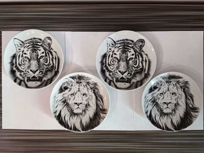 Фарфоровые тарелочки с животными лев и тигр
