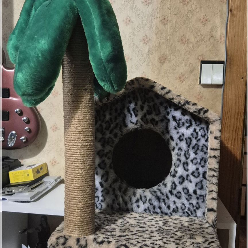 Домик для кошки с когтеточкой бу