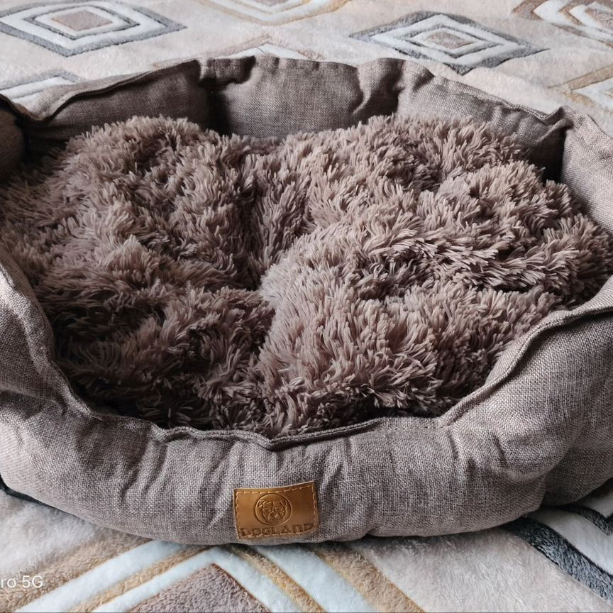 Лежанка для небольшой собачки или кошки