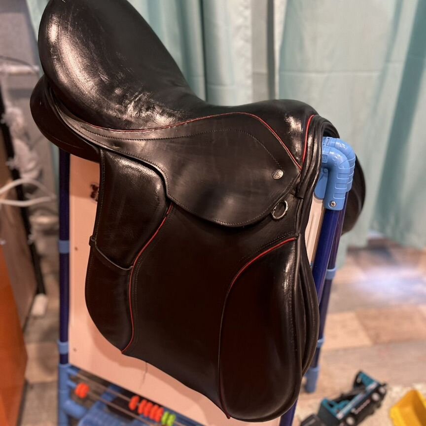 Седло для лошади