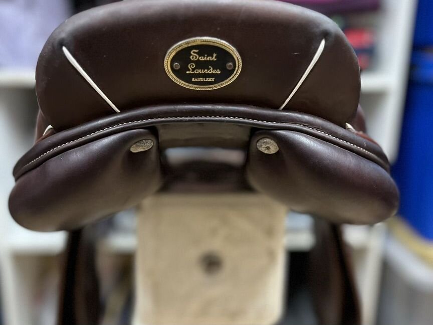 Седло для лошади конкурное