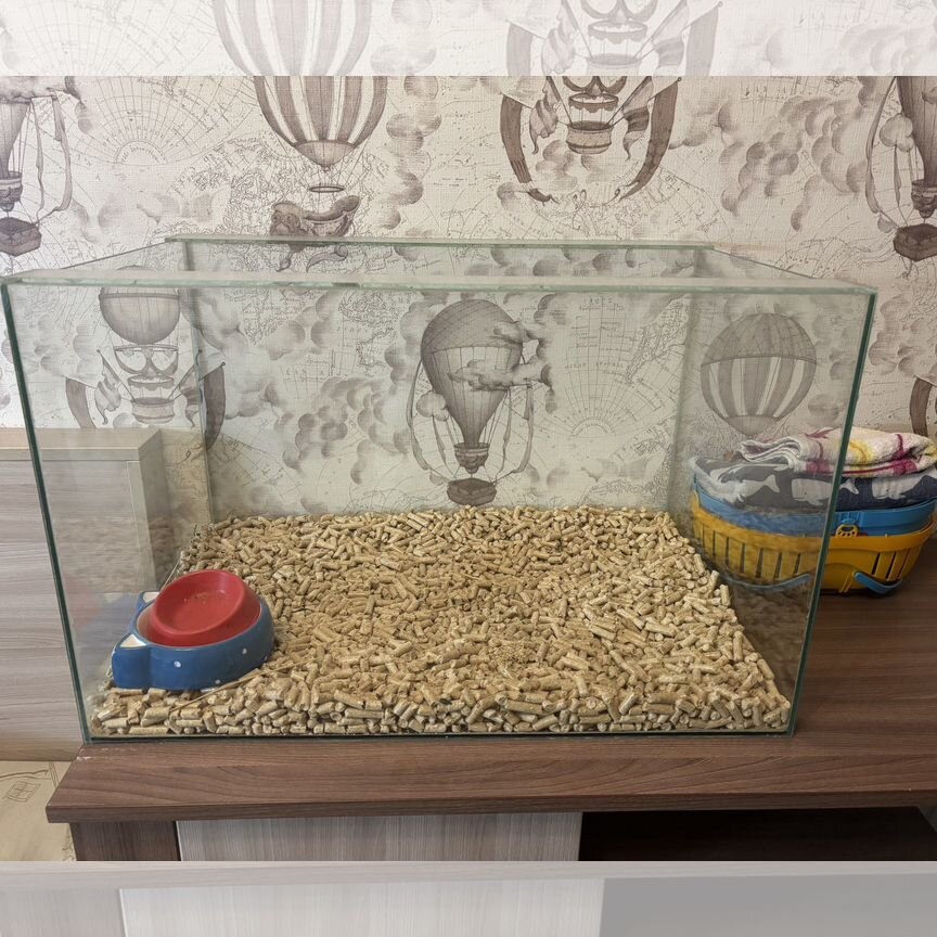 Продам аквариум, переноску, миски