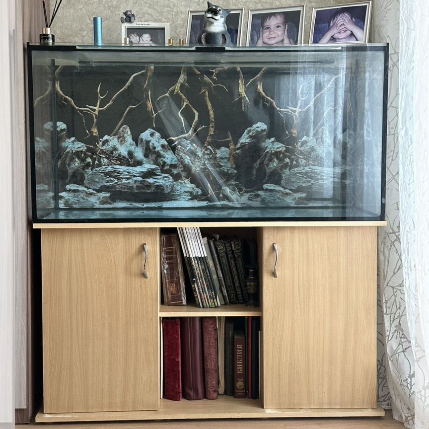 Аквариум с тумбой