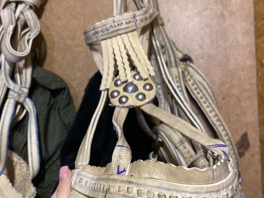 Уздечка для лошади, надоуздки