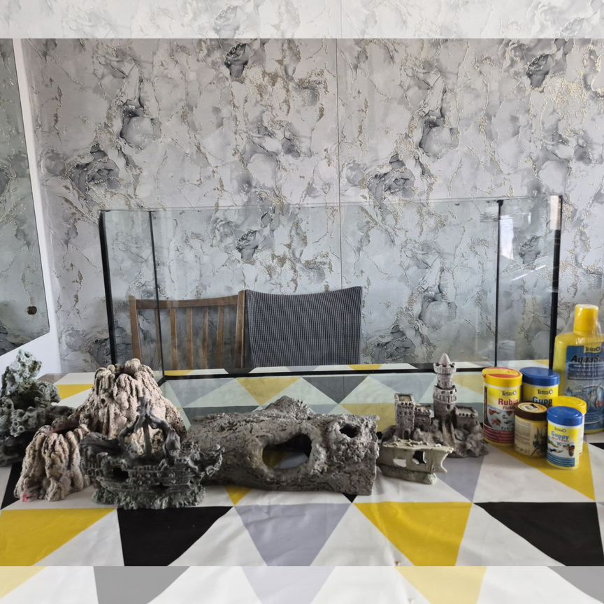 Аквариум 150 литров с оборудованием и декорациями