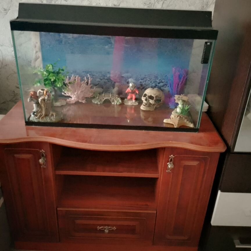 Аквариум с тумбой