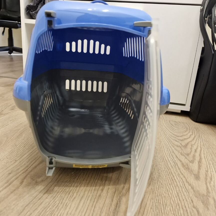 Переноска для животных пластиковая