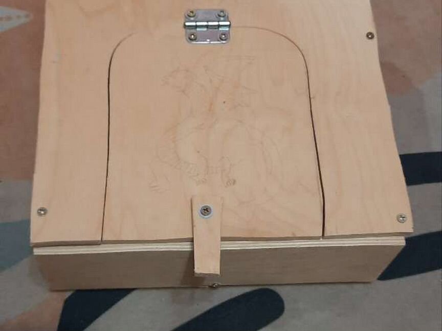 Кормушка для птиц из дерева