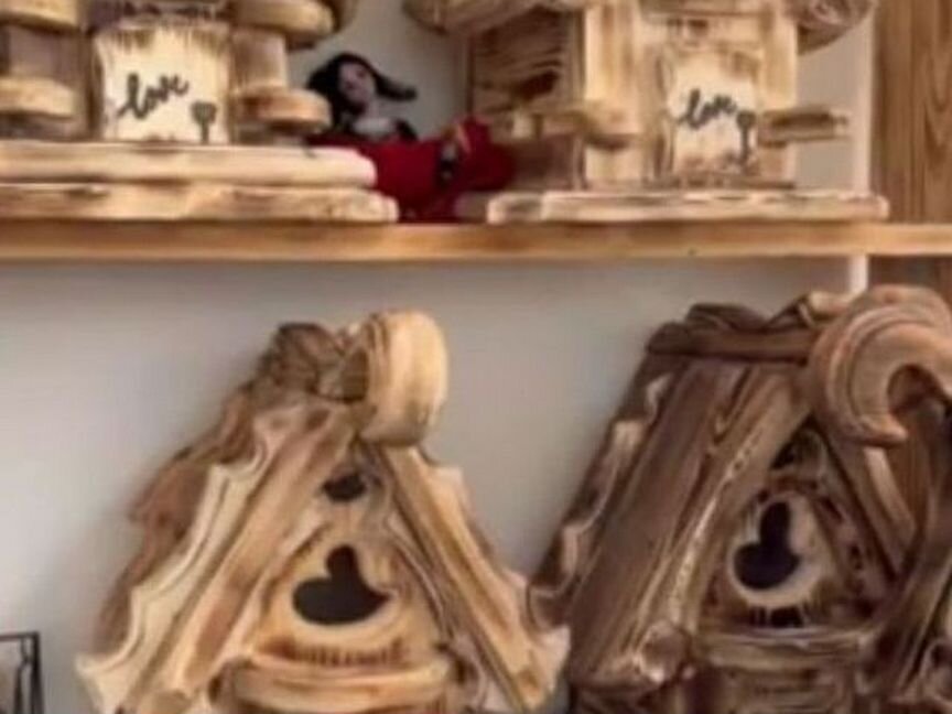 Кормушка для птиц ручной работы