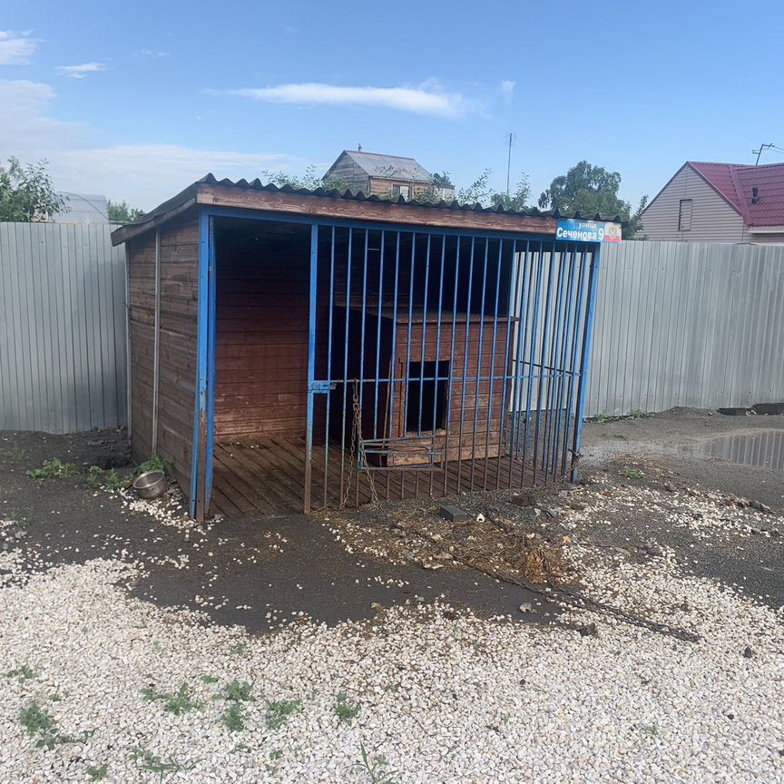 Вольер с будкой