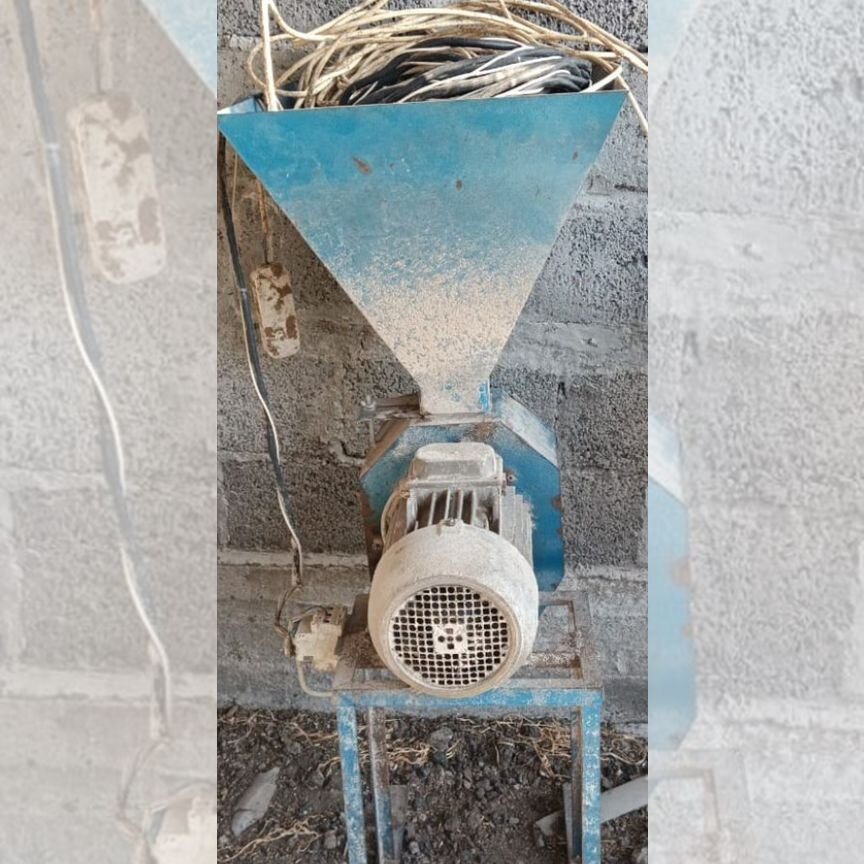 Зернодробилка