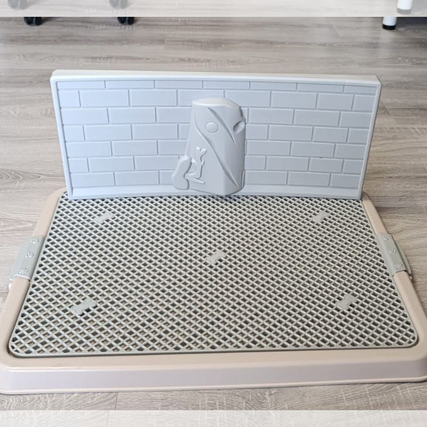 Лоток для собак со стенкой