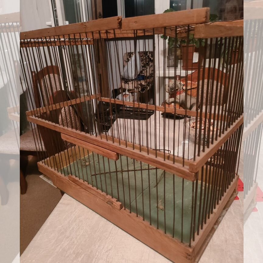 Клетка для птиц из дерева