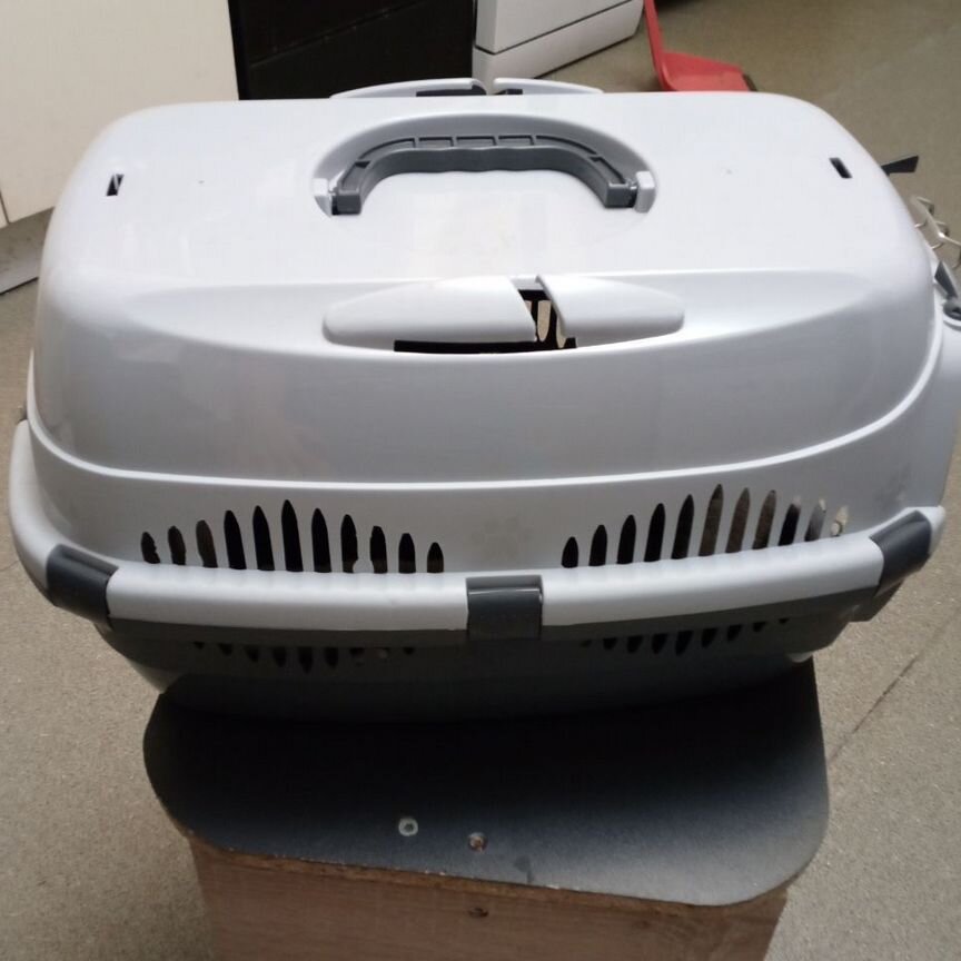 Переноска для собак и кошек