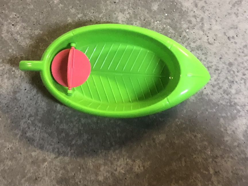 Ванночка и игрушки для птиц