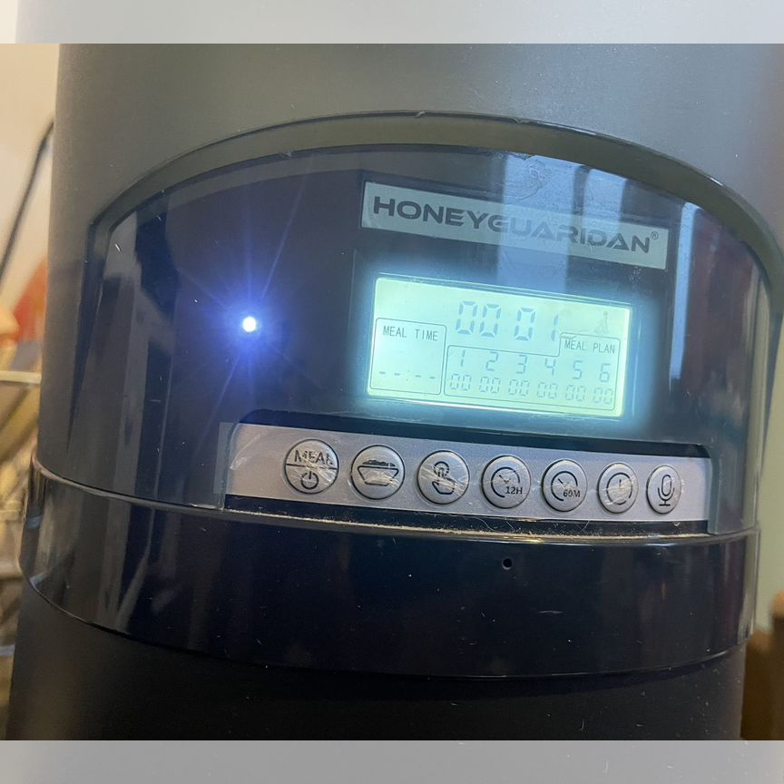 Умная кормушка Honeyguaridan Automatic Pet Feeder