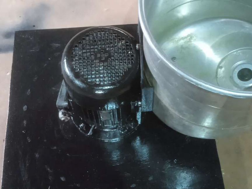 Зерно дробилка 380в 4квт