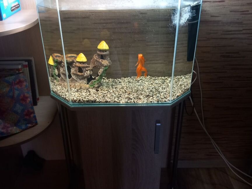 Аквариум с тумбой