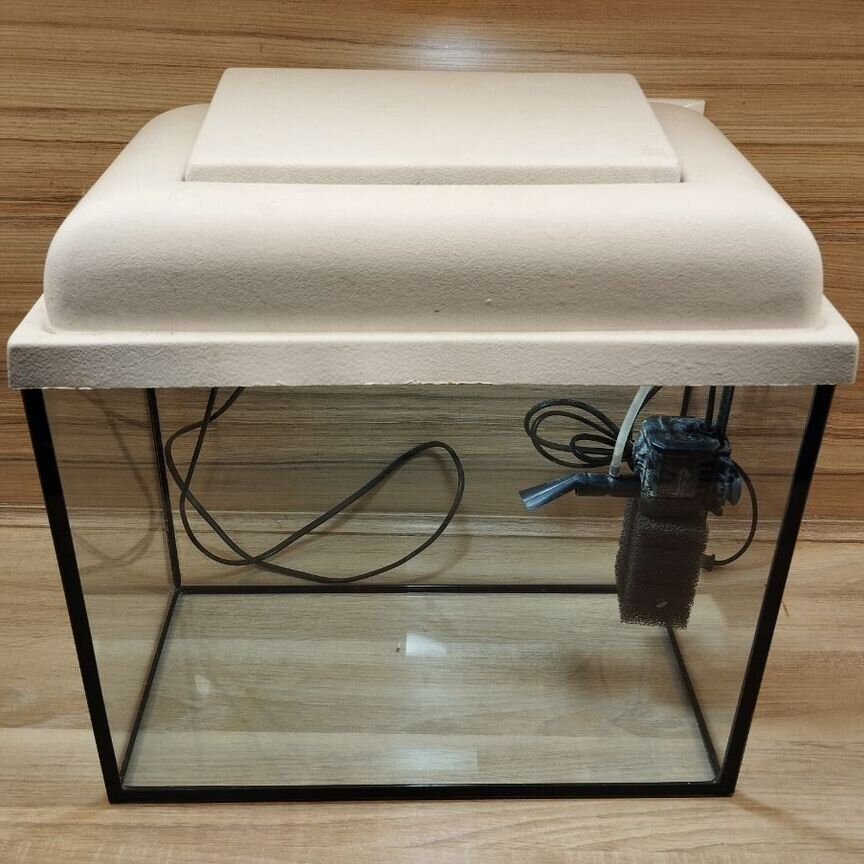 Аквариум б/у 20 л с подсветкой и аэратором