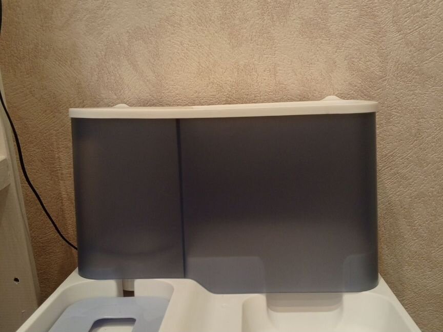 Автоматическая кормушка для кошек с таймером