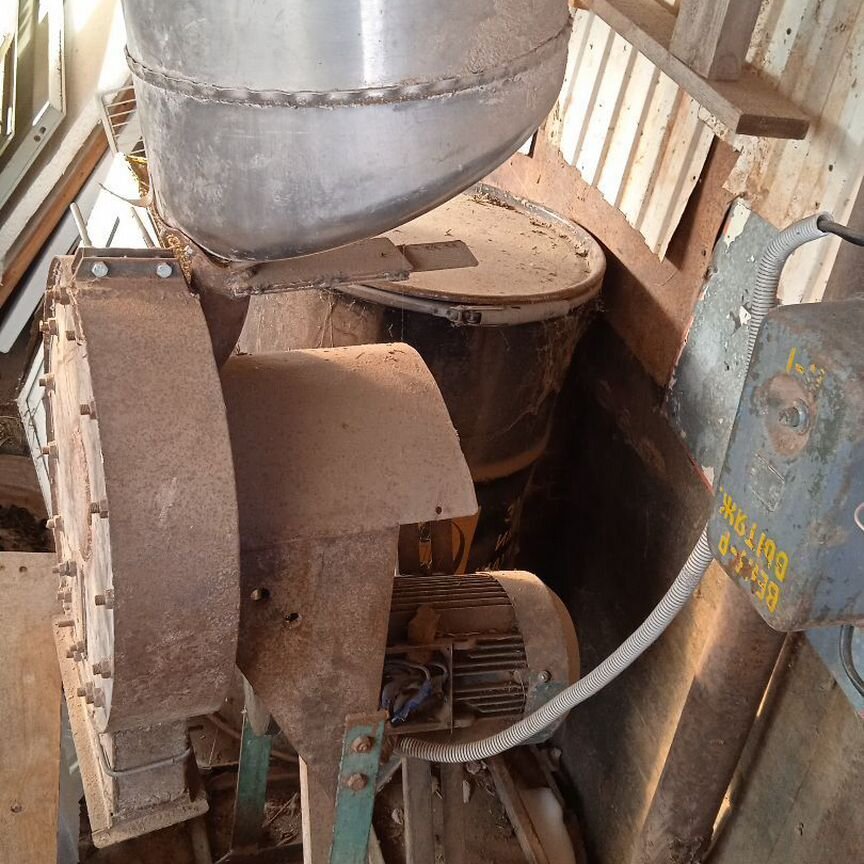 Зернодробилка