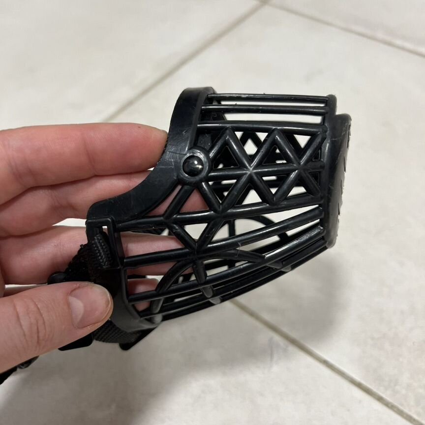 Намордник для собак пластик