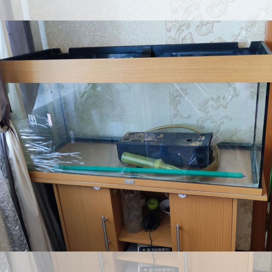 Аквариум с тумбой