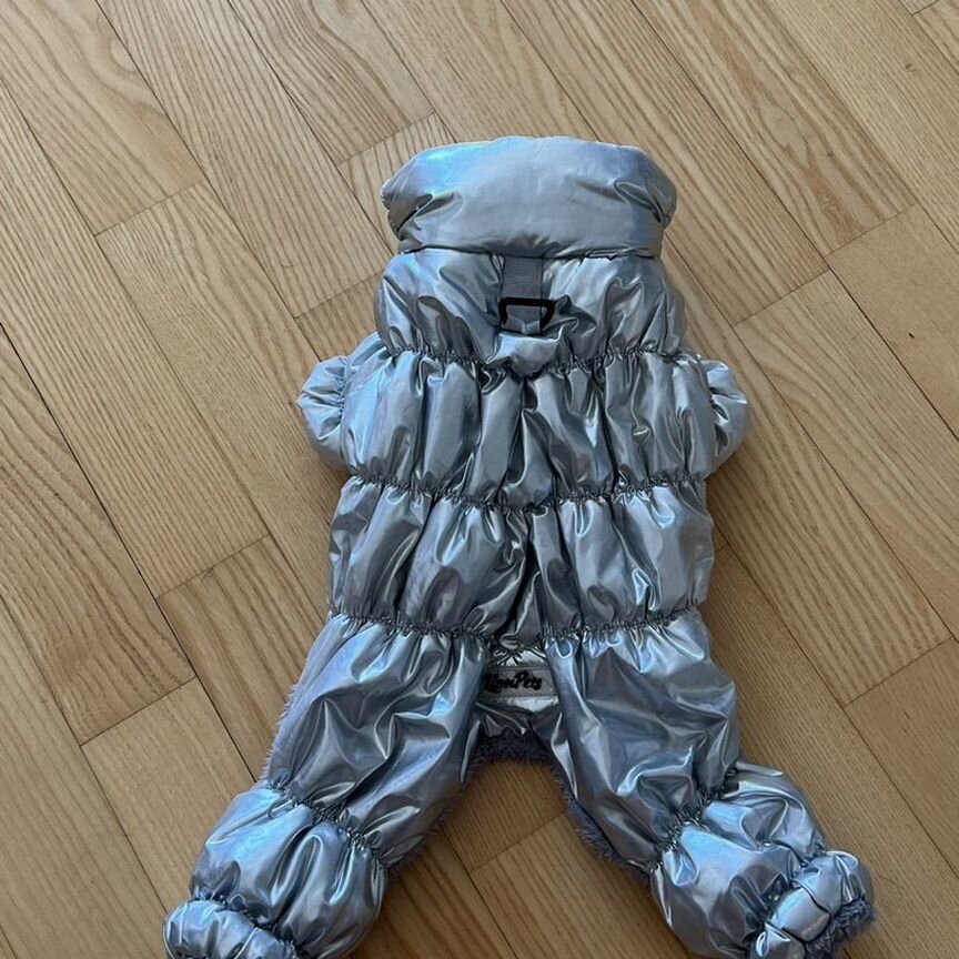 Зимний комбинезон для маленькой собаки