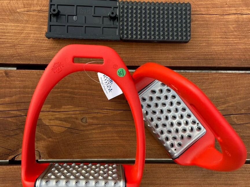 Стремена для лошади пластиковые Роял Райдер