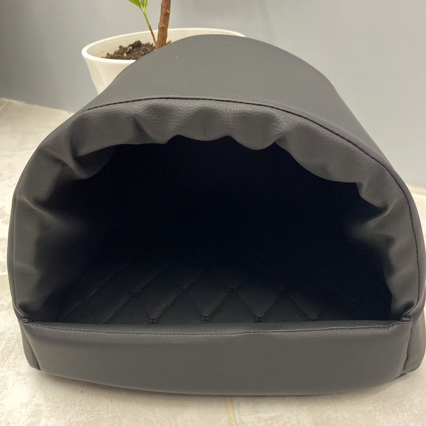 Домик для кошки или мелких собачек