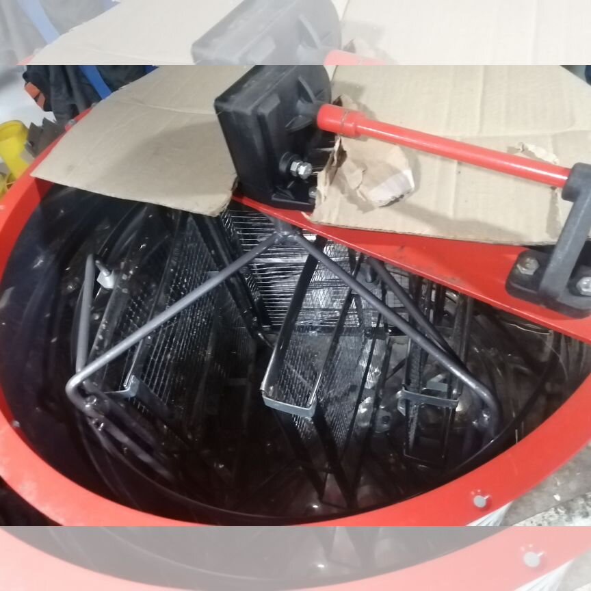 Медогонка 4 рамочная из нержавейки