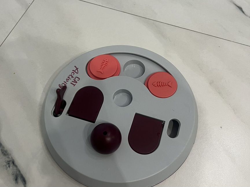 Развивающая игрушка для кота