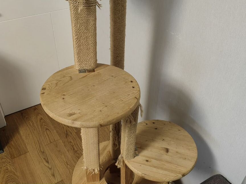 Когтеточка домик для кошки высокая