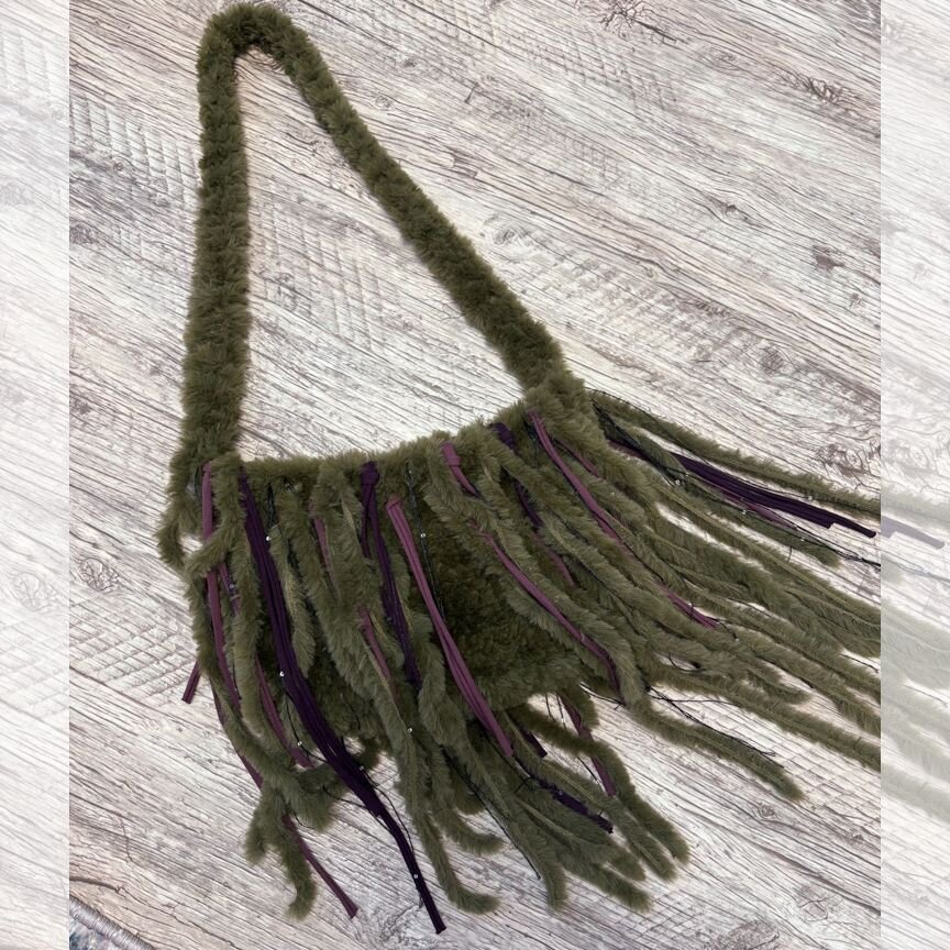 Вязаная пушистая сумка