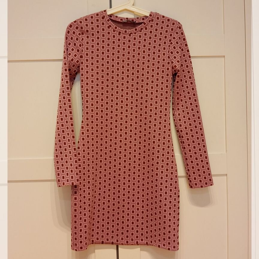 Платье zara(42 р)